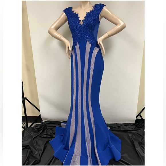 Montage by Mon Cheri | Dresses | Montage By Mon Cheri Cap Sleeves ...